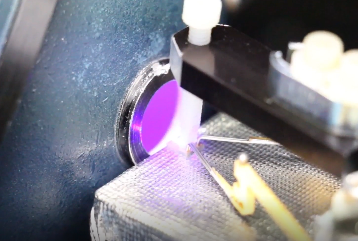 BLUGLASS SIGNS MOU WITH APPLIED ENERGETICS – Bluglass