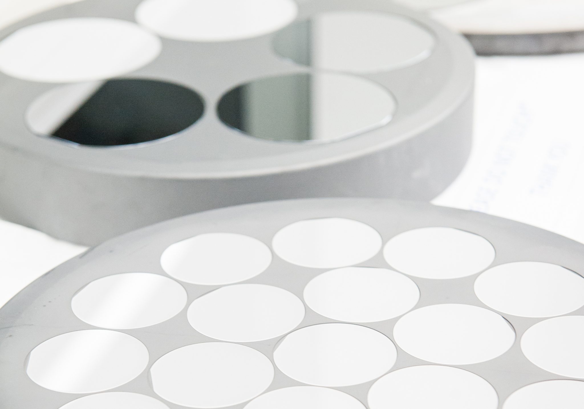 BLUGLASS RAISES $5.3M; CLOSES SPP – Bluglass